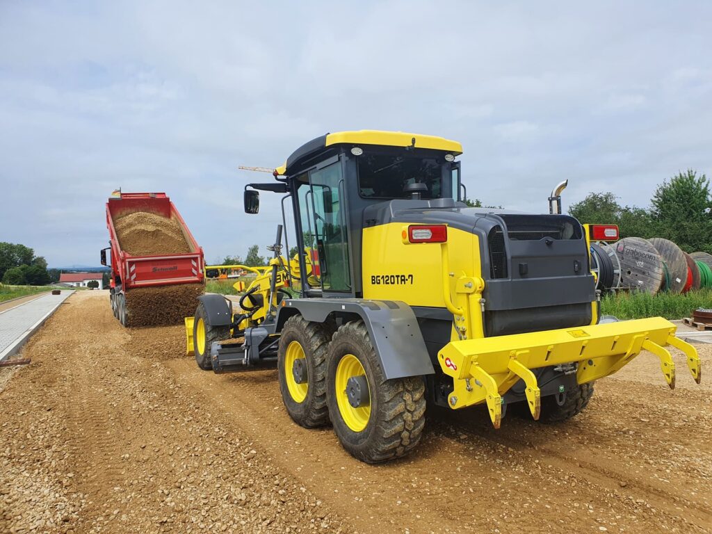 HBM-NOBAS greideris BG 120 T-7 (6x4) / BG 120 TA-7 (6x6) - Keluva